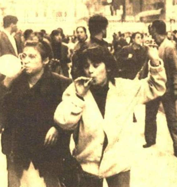 24 Kasım 1990: Bakan Cemil Çiçek’e düdüklü protesto - Çatlak Zemin 24 Kasım 1990: Bakan Cemil Çiçek’e düdüklü protesto - Çatlak Zemin