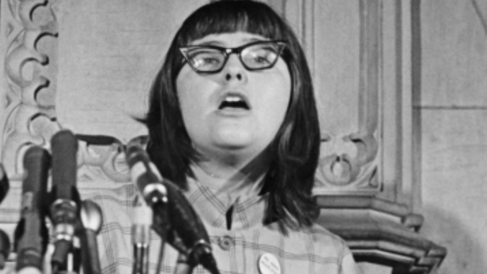 26 Ağustos 1945: Feminist hareketin önemli ismi Jo Freeman doğdu ...